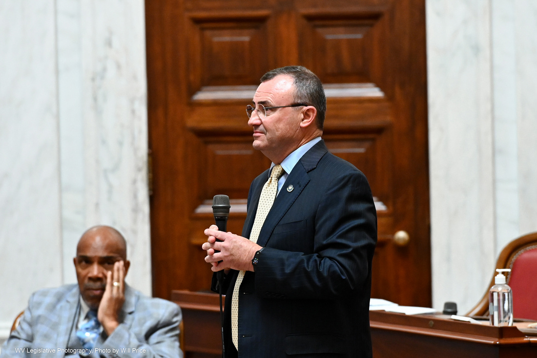 Party switch by Jeffries takes West Virginia Senate to 31 Republicans ...